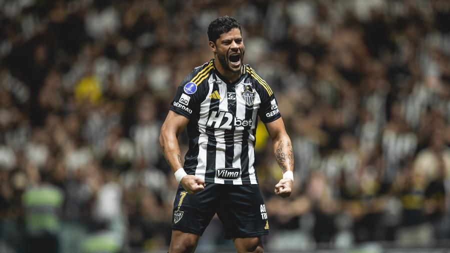 Condição bizarra de negociação teria barrado Hulk no Fluminense