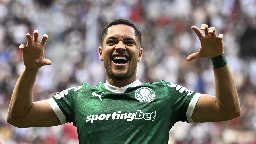 Palmeiras nem precisou brilhar para bater o Vasco; Vitor Roque desencantou!