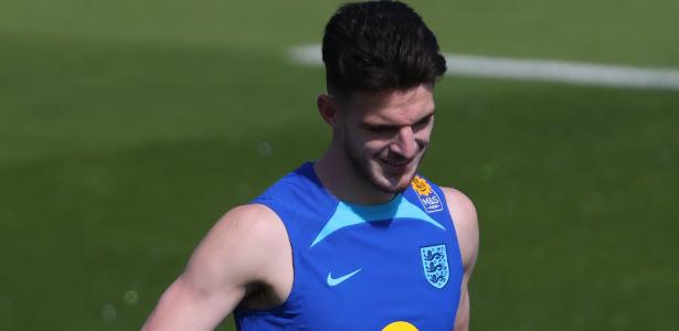 Copa: volante da Inglaterra diz que viajou com mala vazia para o Qatar