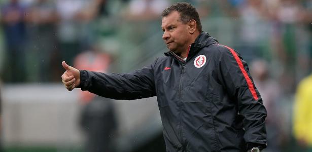 Por que Celso Roth bombou no Twitter e virou "solução" em crise no ...