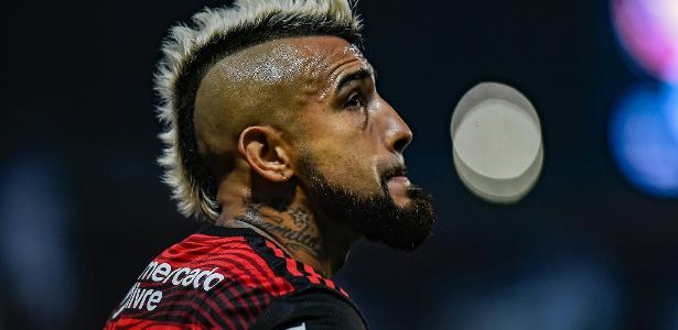 Vidal fica no Rio e encara semana mais intensa desde que chegou ao Fla