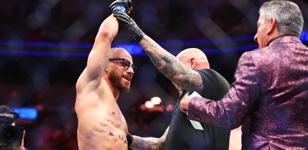 Jean Silva se autointitula 'herói do povo' após vencer Bryce Mitchell