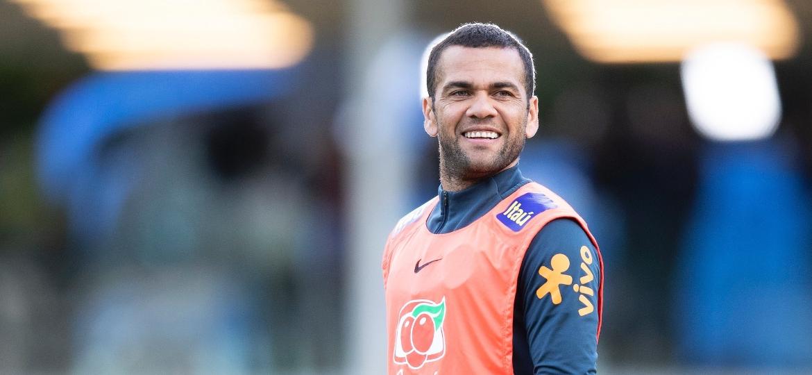 Daniel Alves sobre jogar pelo Brasil: "Só vivendo para entender tudo ...
