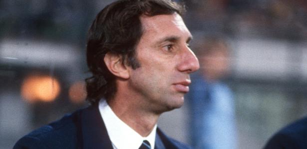 Carlos Bilardo, técnico da Argentina campeã mundial em 1986, tem covid ...