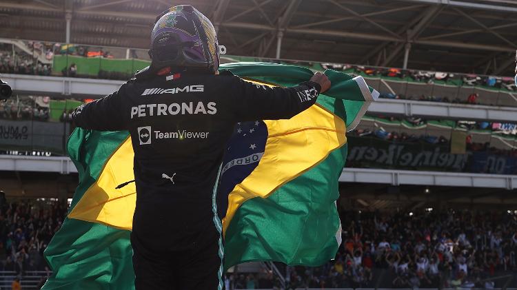 Hamilton viveu realidade diferente no Brasil. E o resultado se viu na ...