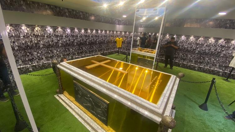 Mausoléu de Pelé é inaugurado em Santos; veja fotos e informações - 15 ...