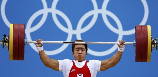Campeão olímpico do levantamento de peso é suspenso por agredir ...