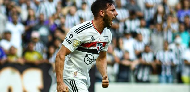 Calleri desencanta, São Paulo vence o Ceará e respira no Brasileirão