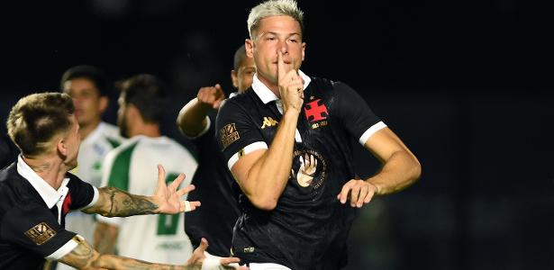 Capasso não está nos planos do Vasco após retorno do Olímpia