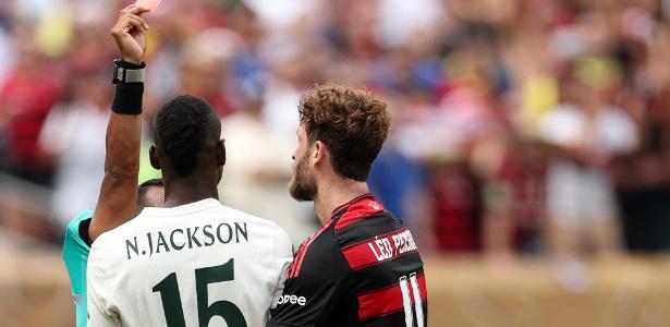 Fifa pega pesado com quem leva cartão vermelho direto no Mundial