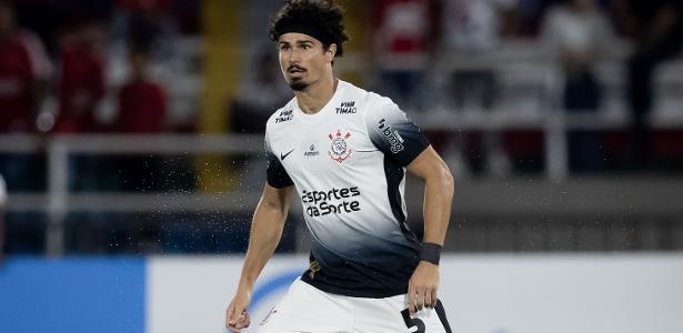 André Ramalho celebra concentração do Corinthians: 'Estávamos devendo'