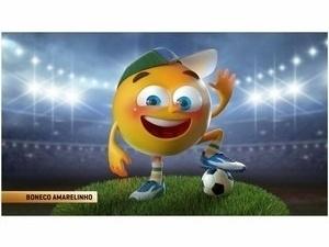 Amarelinho vibra com gol e chora com impedimento em jogo do Brasil