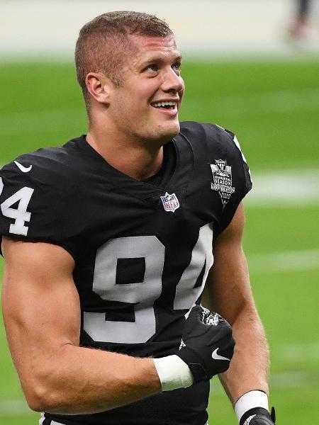 Quem é Carl Nassib, o primeiro jogador a se assumir gay na NFL - 22/06 ...