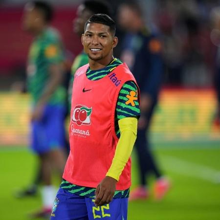 Lesão deixa Messi entre dois Ronaldos: feito ou derrota - 28/09/2015 ...