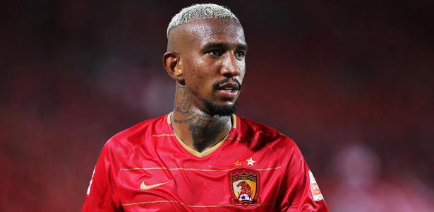 Talisca encontra Mano na Arábia e aguarda nova chance na seleção ...