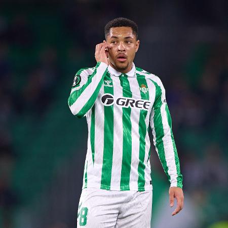 Palmeiras: Barça não vê erro em venda de Vitor Roque e ainda crê em negócio