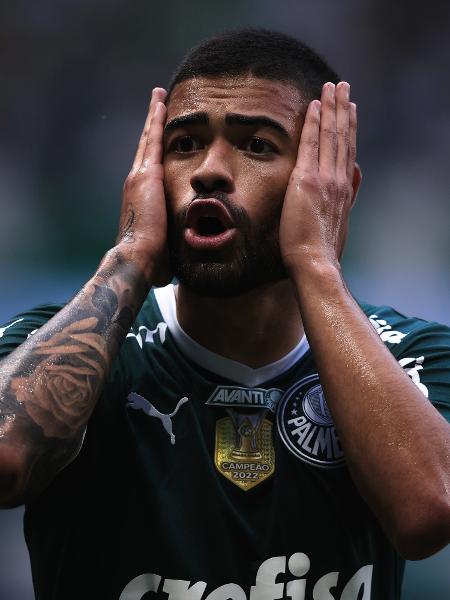 Palmeiras: Como Tabata superou jovens e ganhou espaço como titular