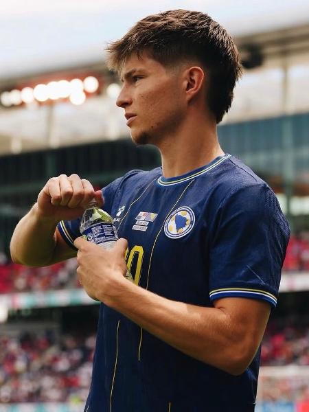 Ele desistiu de jogar pelos EUA e colocou a Bósnia na Copa