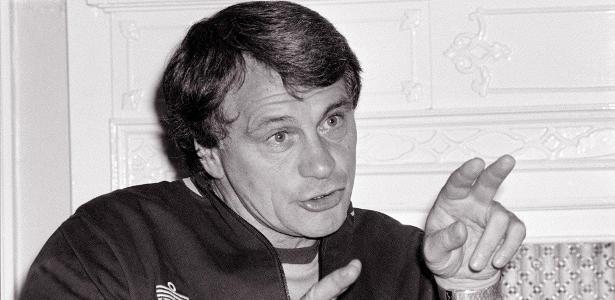 Bobby Robson: quem foi o técnico que inspirou Guardiola e virou ...