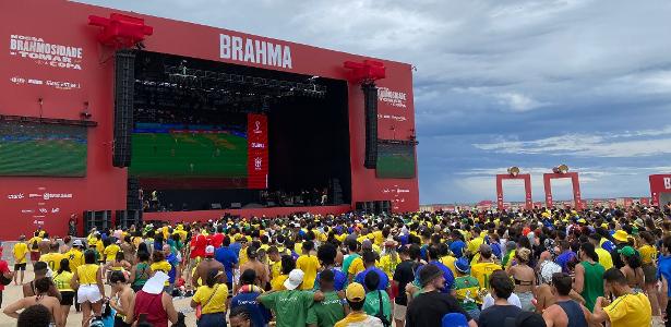 Com chuva e telão gigante, seleção leva milhares a Fan Fest no Rio