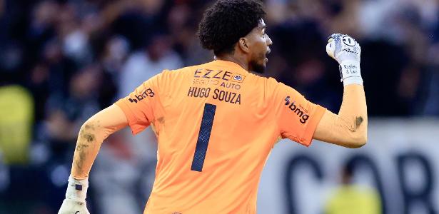 Corinthians: Hugo Souza fica perto de marca histórica no clube
