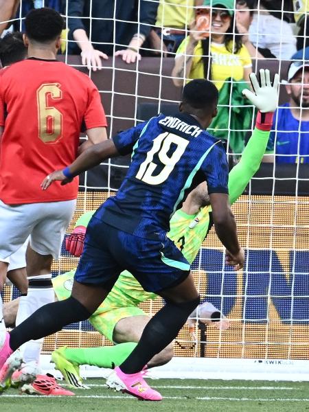 Endrick dedica gol pela seleção brasileira ao filho que nascerá