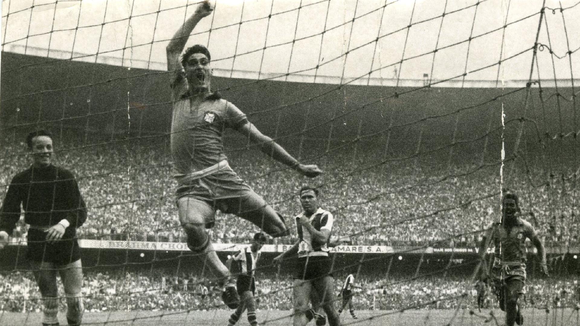 Julinho Botelho: o craque que recebeu a maior vaia da história do futebol