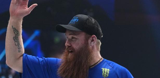 Power Slap tem primeiro campeão dos pesados definido em nocaute; veja