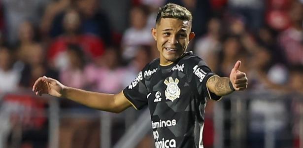 Adson troca Corinthians por Nantes, da França