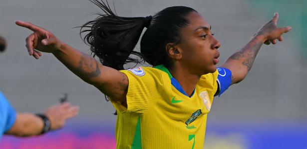 Kerolin brilha pela seleção brasileira após anos de superação