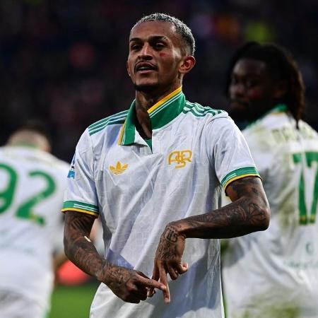 Manchester City anuncia Semenyo e mira Wesley, ex-Flamengo