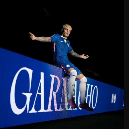 Chelsea anuncia a contratação de atacante ex-Manchester United
