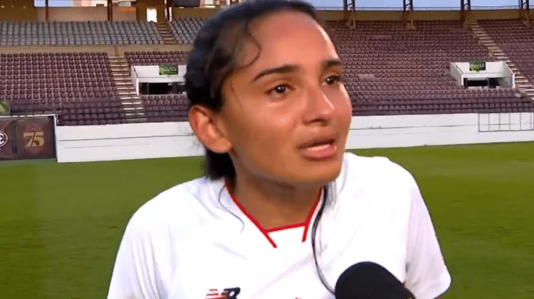 Zagueira do São Paulo é ofendida, e juíza paralisa jogo do Feminino Sub-20