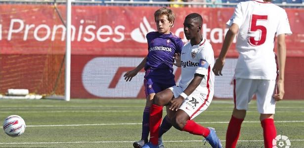 Atacante de 1,75 m faz golaço e chama atenção no Espanhol sub-12 - 15 ...