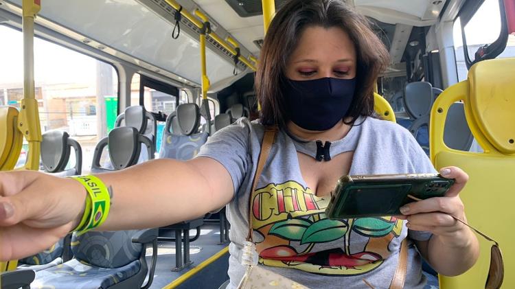Jogo em 'ônibus perrengue' antecipa deprê da Copa: 'jeito é trabalhar'