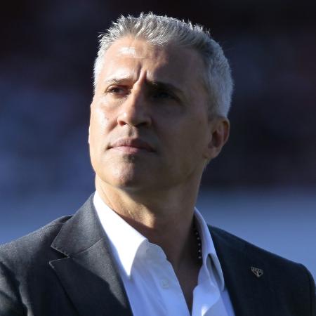 São Paulo: Crespo admite desgaste, mas quer luta em 'todas as frentes'