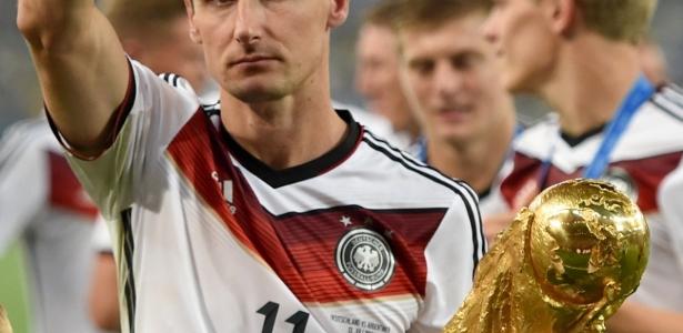 Klose diz que torce para Messi quebrar seu recorde na Copa: 'Sou fã'