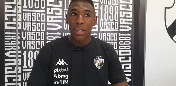 Vasco: Léo revela identificação com luta histórica: "Sofri racismo"