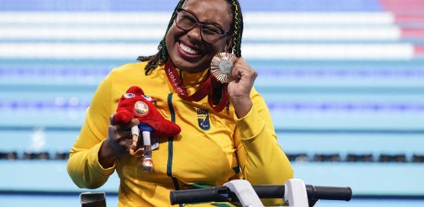 Lídia Cruz bate recorde continental e é bronze nos 150m medley