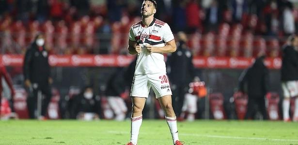 Calleri 'passa em teste' e deve ganhar sequência no turbulento São ...