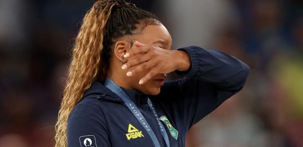 Rebeca diz que pensou em desistir após lesões e esforço para superar trauma