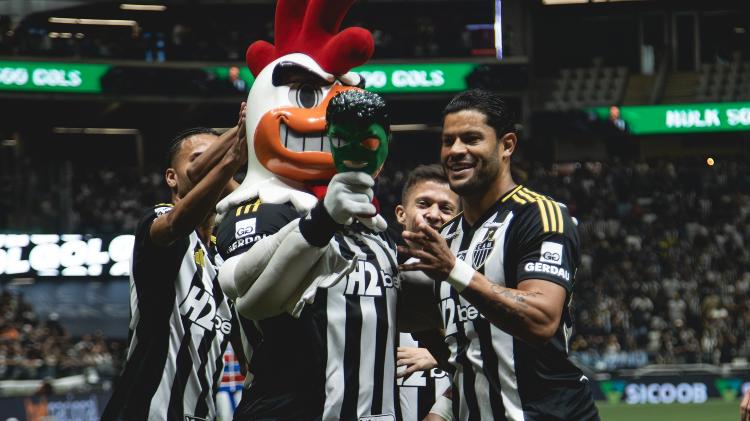 Deyverson faz três gols, pede desculpa, e Fortaleza empata com Atlético-MG