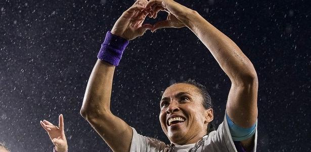 Marta e estrelas do futebol feminino revelam suas inspirações