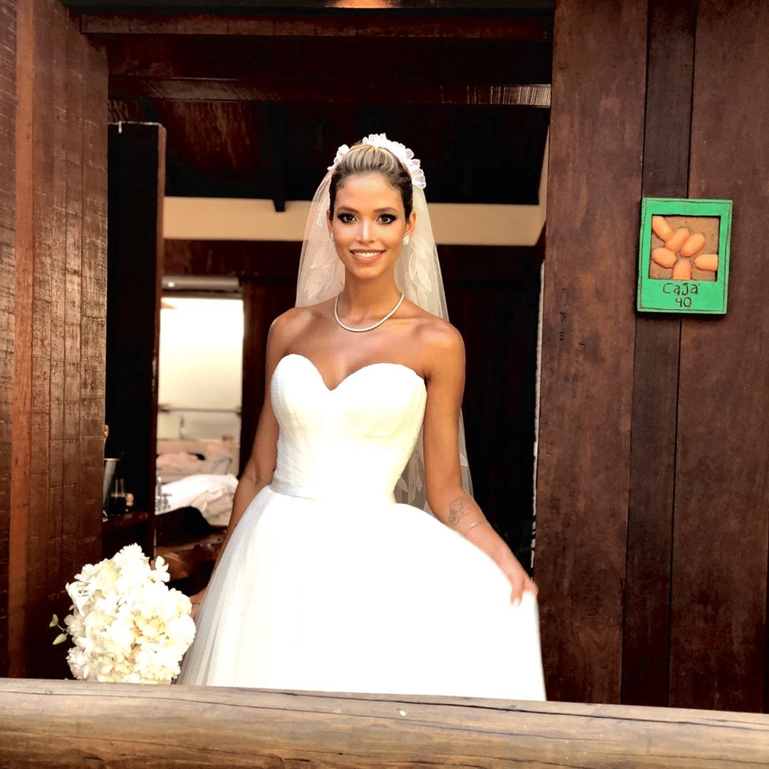 Kaká posta foto do casamento com Carol Dias ao lado dos dois filhos ...