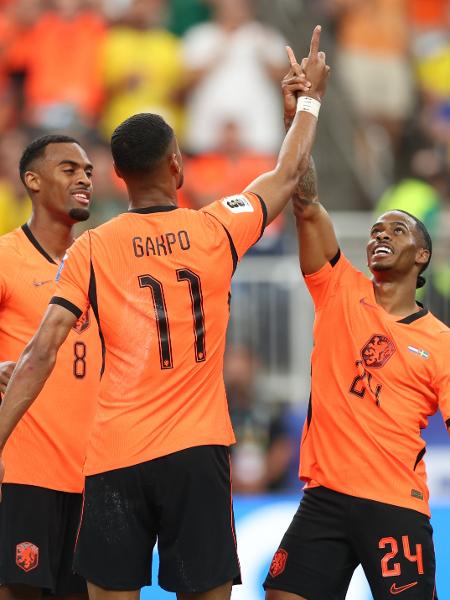 Copa: Memphis dá assistência, Holanda goleia Suécia e embola grupo