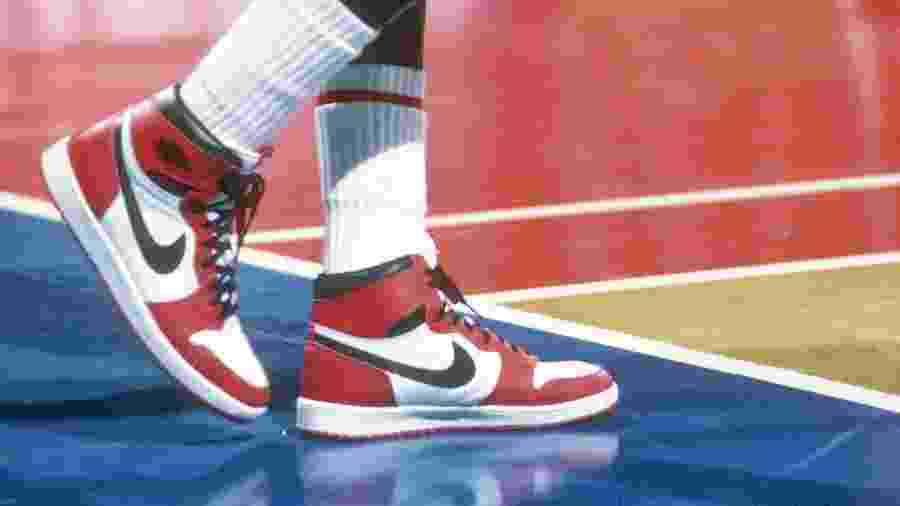 Primeiro tênis Air Jordan de Michael Jordan é vendido por US$560 mil ...