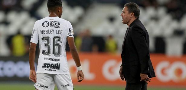 Corinthians tem novidade na zaga e no ataque contra o Newell's; veja
