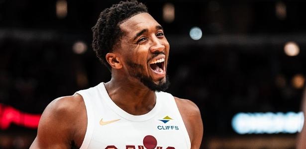 NBA: com bandeja 360º, Donovan Mitchell brilha e Cavs segue invicto
