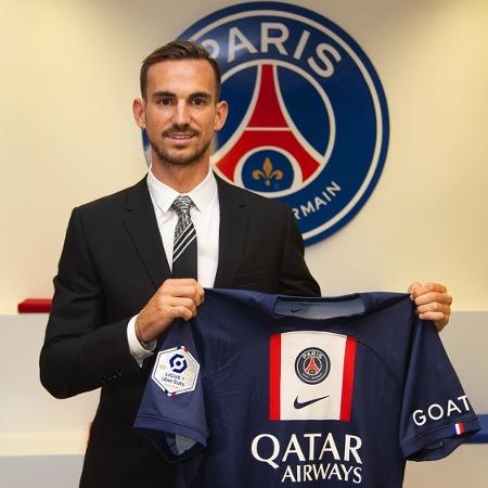 Mercado da bola: Pedro entra em lista do Sevilla, e PSG contrata meia