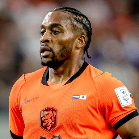 Meia da Holanda sofre concussão e vira desfalque em jogo da Copa